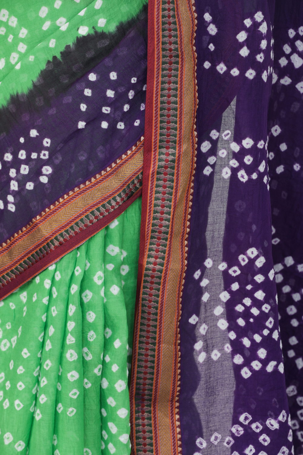 Bandhani Tie-Dye Sari from Gujarat with Zari-Woven Border