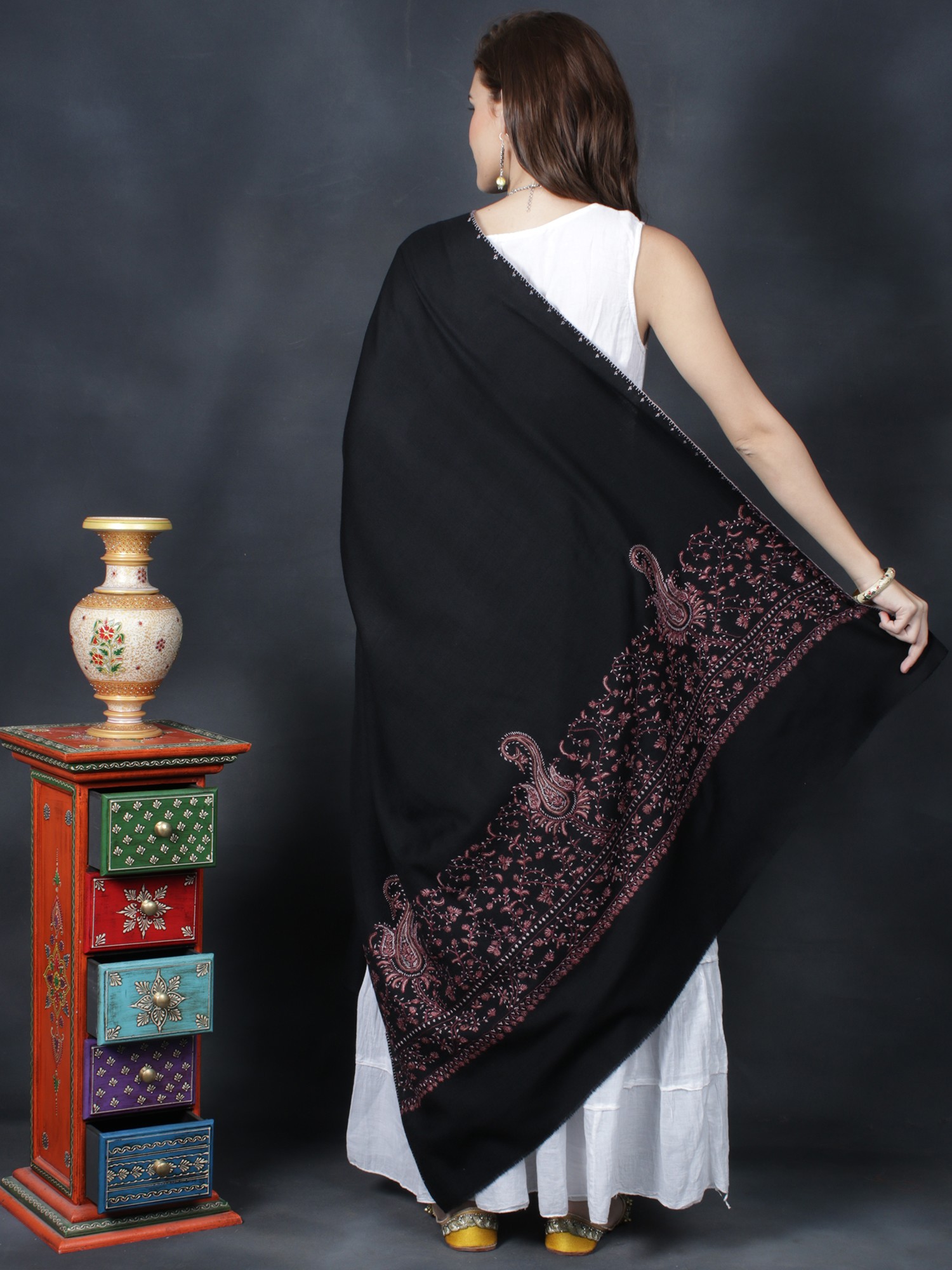 Shawl from Kashmir With Jaal Pattern Sozni Hand-Embroidered Paisley ...