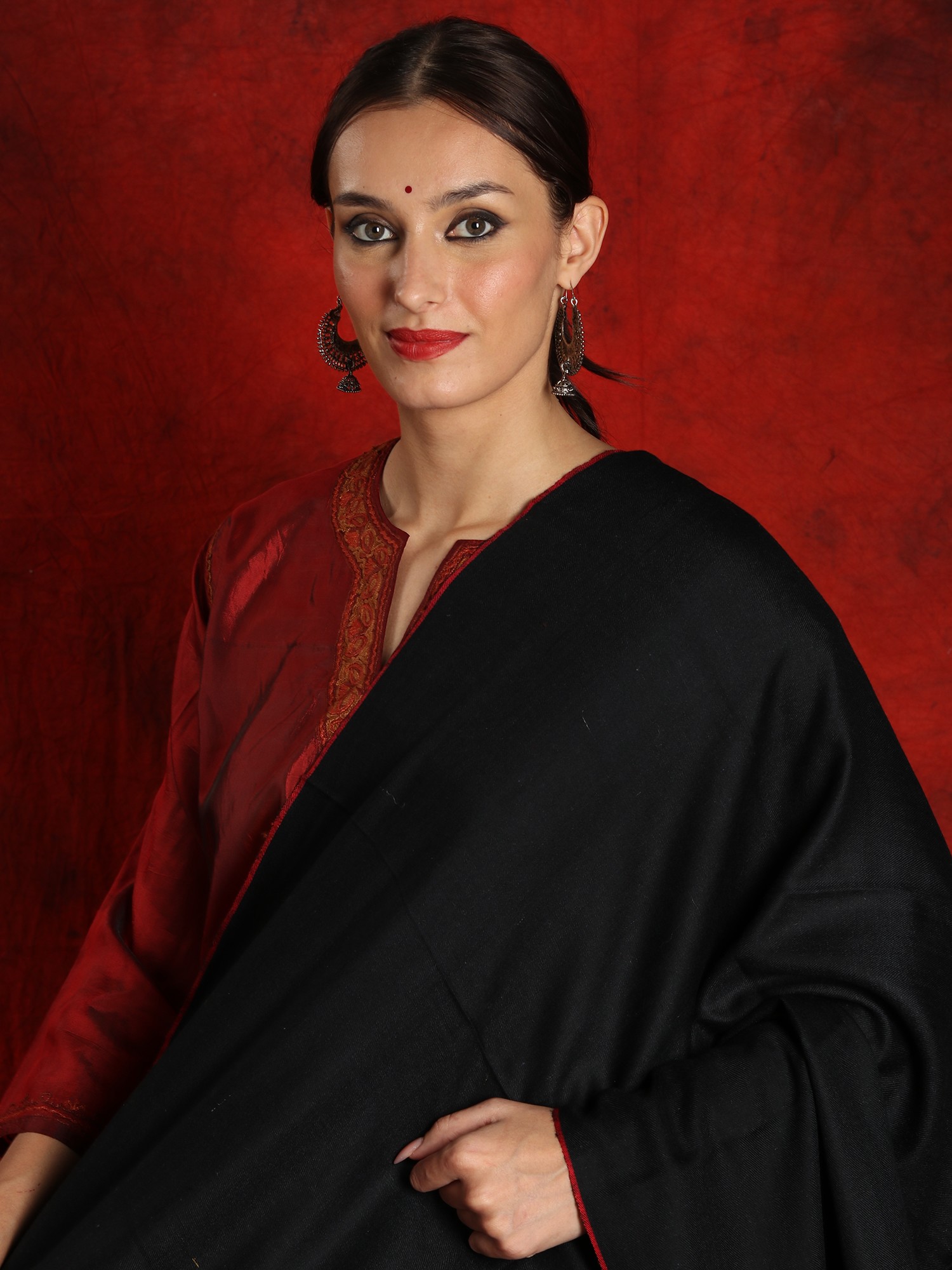Pure Pashmina Black Colored Kani Shawl with Palla | Exotic India Art
