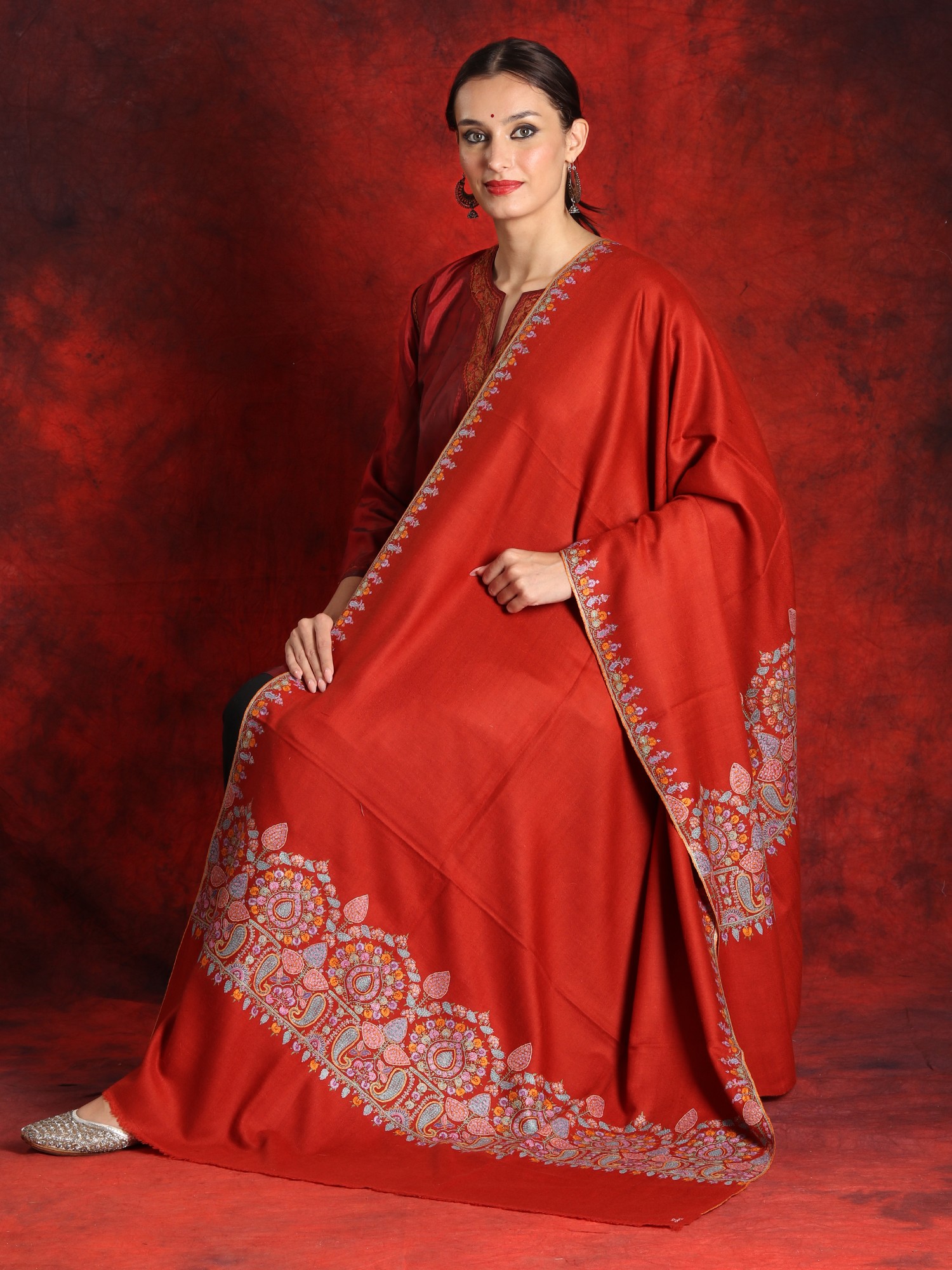 Pure Pashmina Rust-Red Colored Sozni Embroidered Palledar Shawl ...