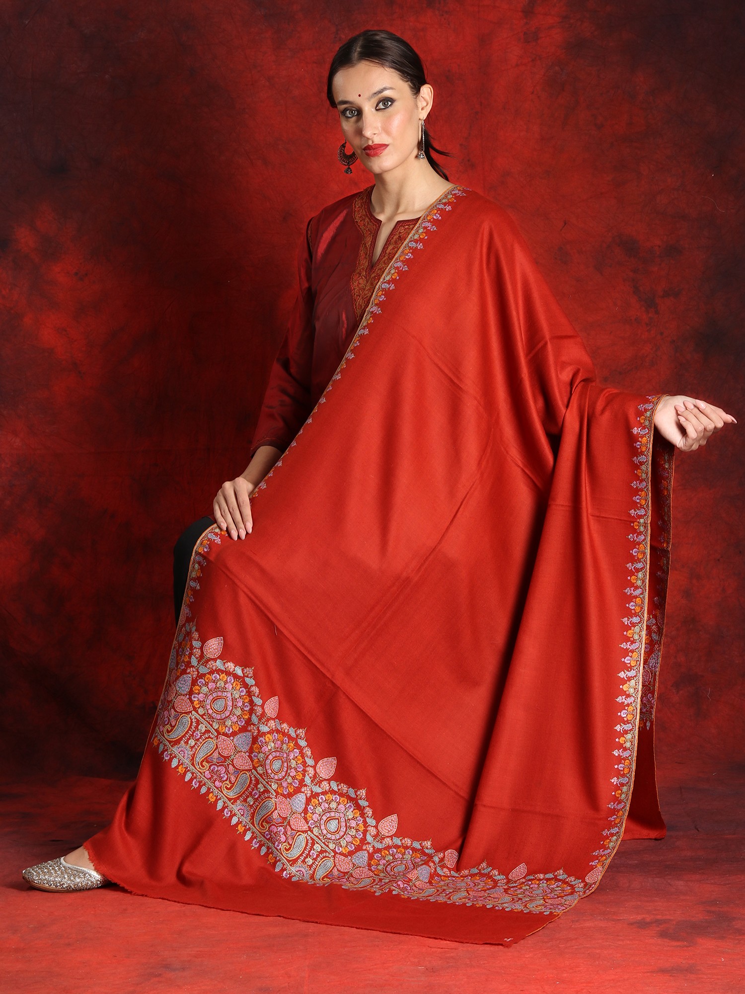 Pure Pashmina Rust-Red Colored Sozni Embroidered Palledar Shawl ...