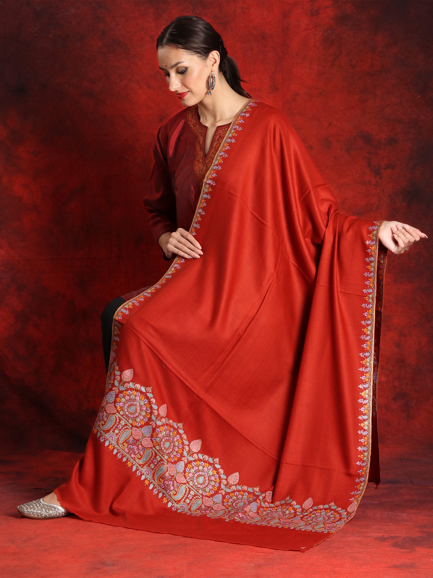 Pure Pashmina Rust-Red Colored Sozni Embroidered Palledar Shawl ...