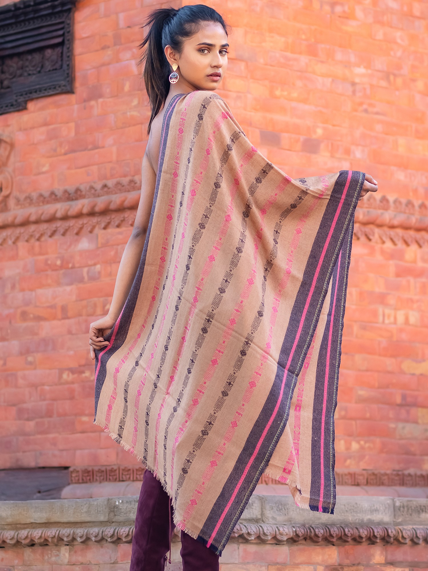 Cuban-Sand Dhaka Pattern Pure Pashmina Cashmere Stole from Nepal ...