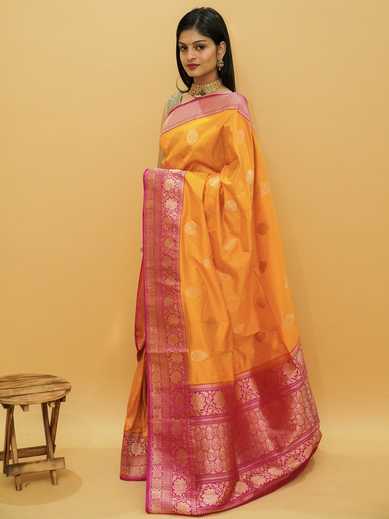 Banarasi Pure Katan Silk Saree With Mughal Motif And Phool Bail Border ...