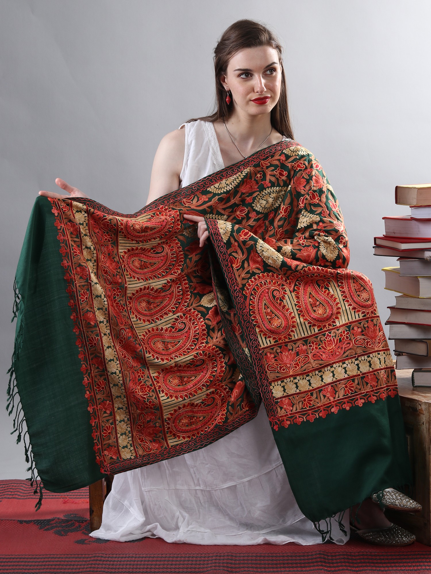 Forest-Green Embellished Contrast Lotus-Kalka Bail Aari Work Pure Wool ...